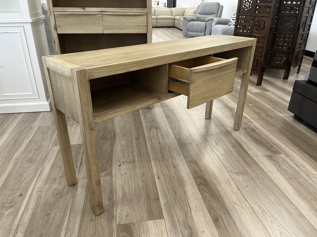 Second Living & Dining Room Furniture | Seconds Furniture
